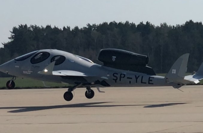 Flaris Lar 1 wzbił się w powietrze (Zdjęcia) - Rynek Lotniczy