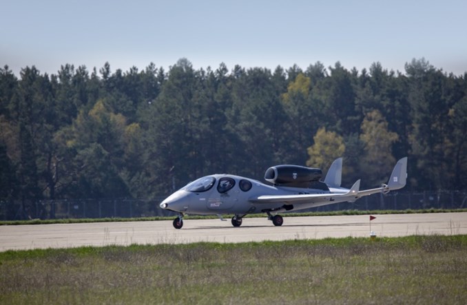 Flaris Lar 1 kontynuuje testy w locie - Rynek Lotniczy