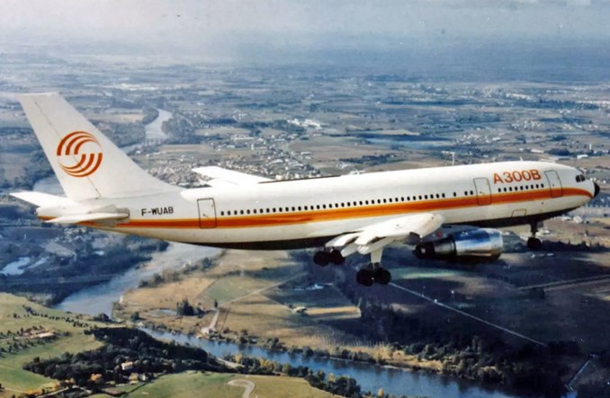 50 lat od pierwszego lotu airbusa A300 - Rynek Lotniczy