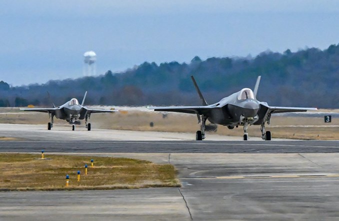 Dwa F-35A Husarz dostarczone do bazy Ebbing - Rynek Lotniczy